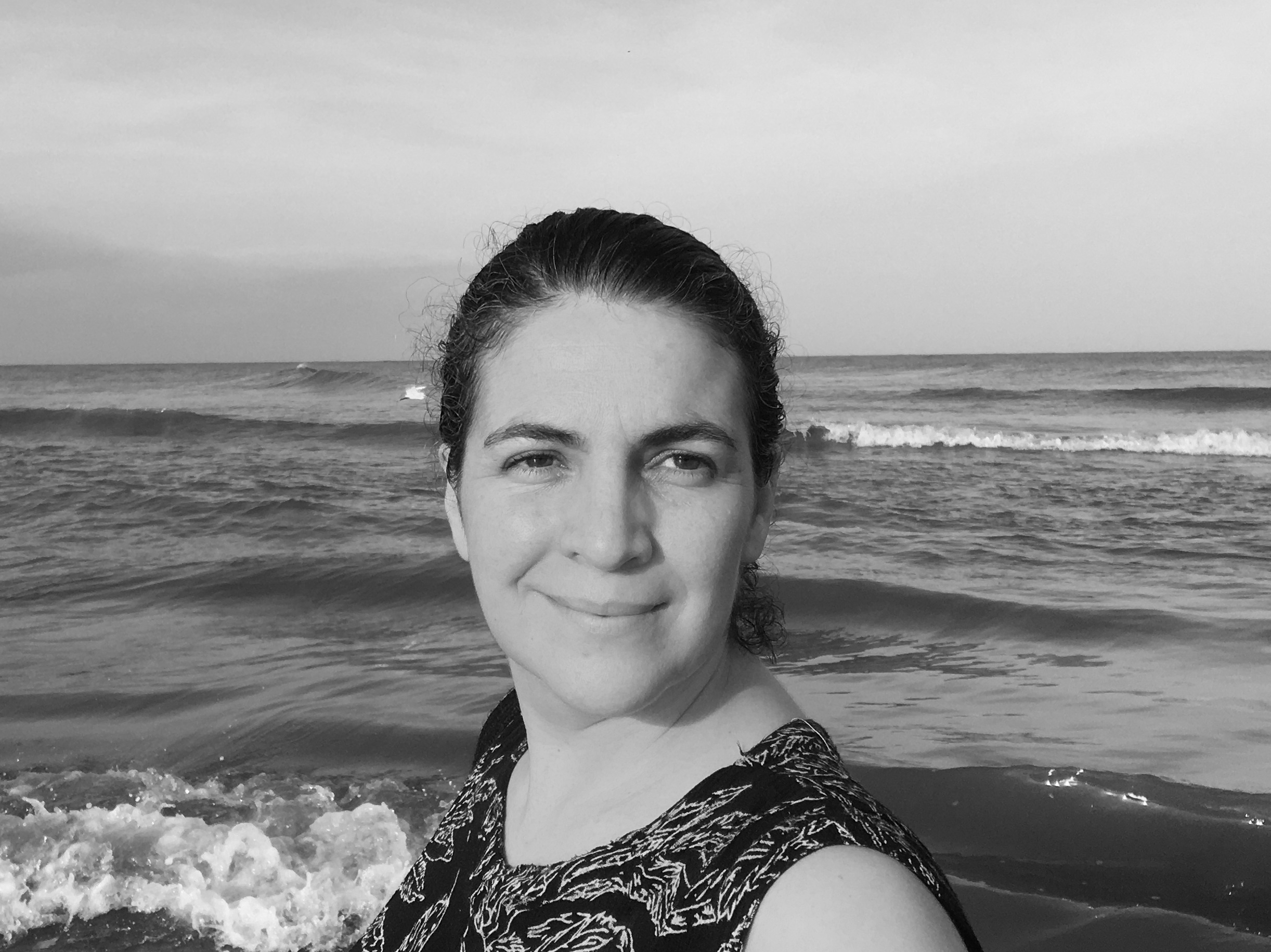 Alexandra Ávila - Poemario.expert